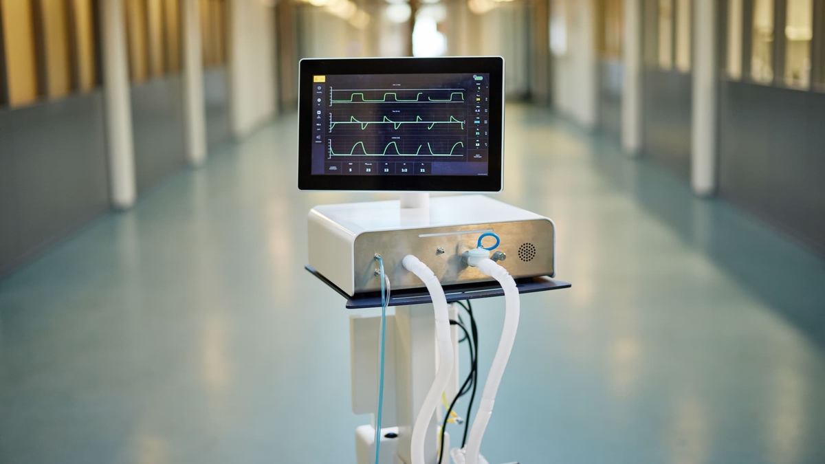 a robust and easy to use ICU ventilator.